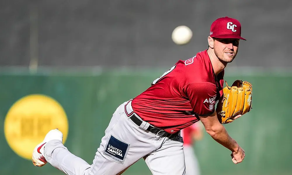 El lanzador Chris Ellis se une de nuevo a los Gigantes del Cibao