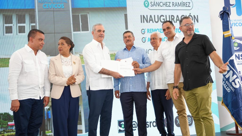 Abinader inaugura área de emergencia renovada en hospital de Cevicos